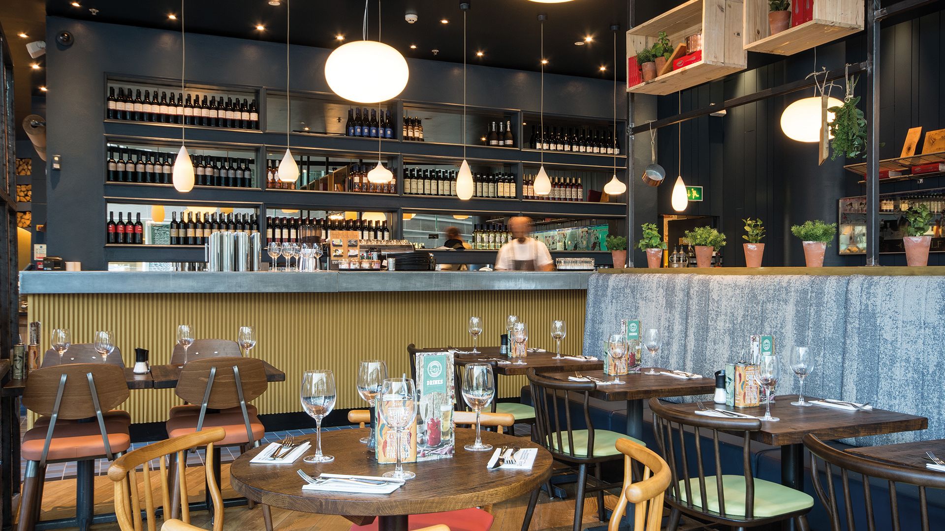 Zizzi Italian Restaurants Victoria Station London | Italian in Victoria ...