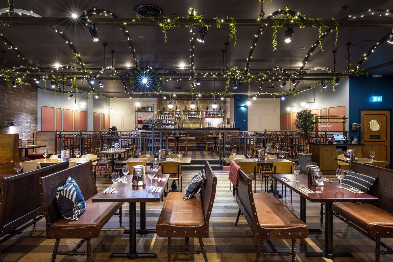 Zizzi Italian Restaurants Manchester | Piccadilly Gardens