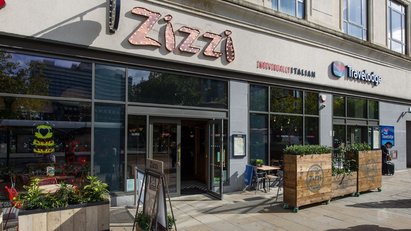 Zizzi Italian Restaurants Manchester | Piccadilly Gardens